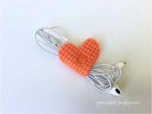 20 DIY Earbud Holder Ideas | DIY Earbud Case