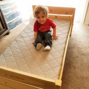 10 Easy DIY Toddler Bed Ideas (Free Plans) - DIY Crafts