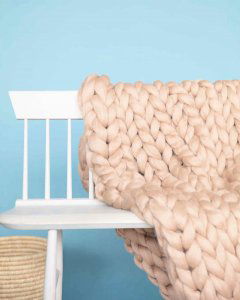 10 Arm Knit Blanket Patterns for Beginners - DIY Crafts