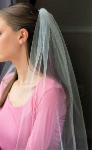8 Cheap DIY Wedding Veil Ideas You Can Make - DIY Crafts