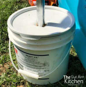 15 DIY Umbrella Stand Ideas and Base Plans - DIY Crafts