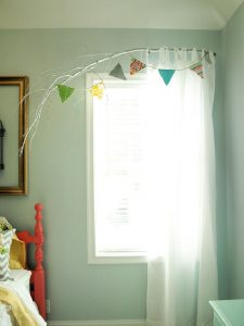 30 Cheap DIY Curtain Rods And Hooks to Redecorate Interiors
