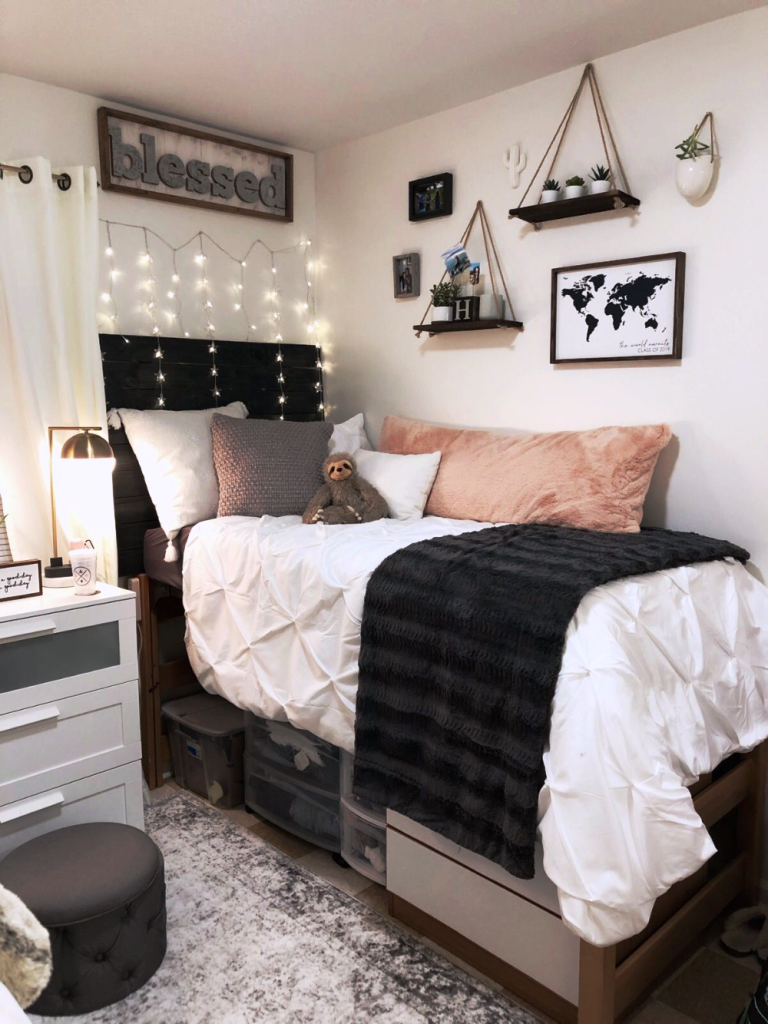 Designing a Room in a Dormitory on a Low Budget