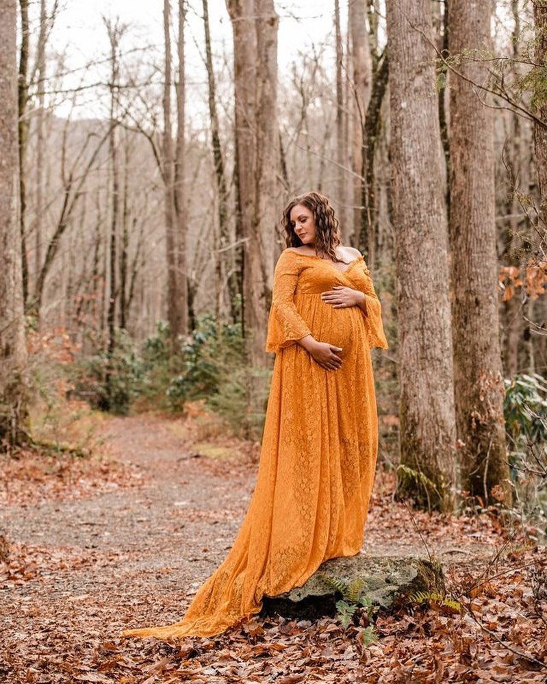 15 DIY Maternity Shoot Ideas To Take Photos At Home