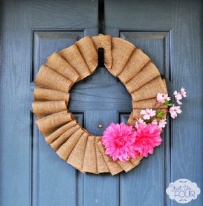 How to Make a Burlap Wreath: 25 DIY Burlap Wreath Ideas