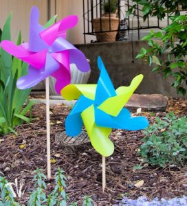 30 DIY Pinwheel Ideas That Are Fun to Make - DIY Crafts