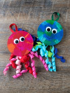 25 Easy Ribbon Crafts: Things to Make with Ribbon