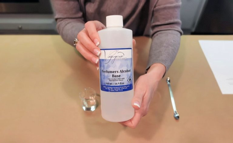 How to Make DIY Perfume: Easy Recipe