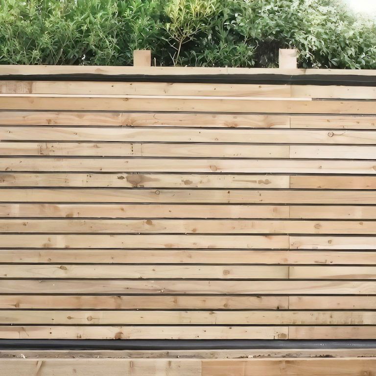 Building a DIY Horizontal Slat Fence